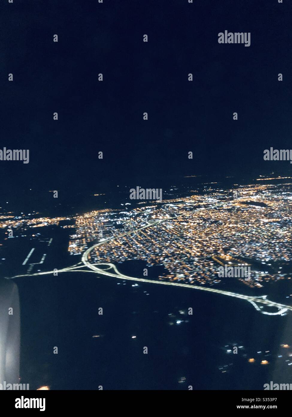 Aircraft flying in night sky hi-res stock photography and images - Alamy