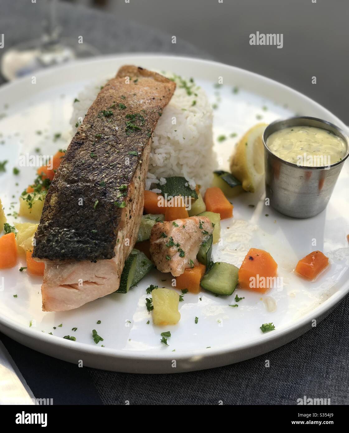 Plated salmon hi-res stock photography and images - Alamy