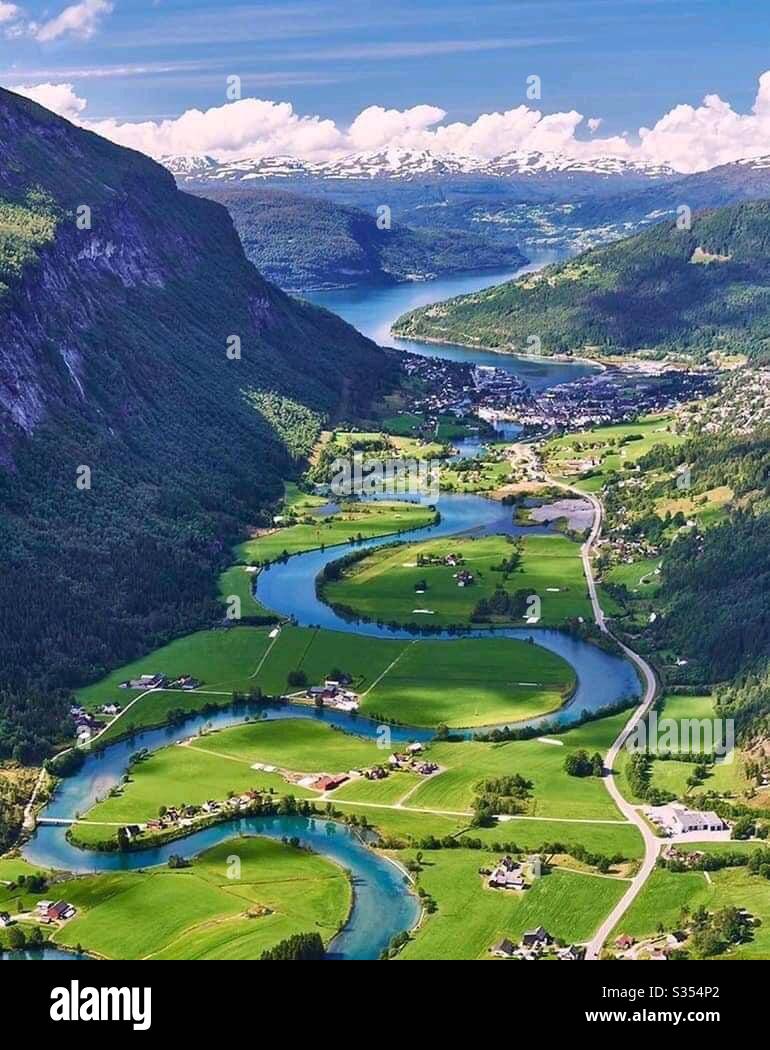 Zigzag River High Resolution Stock Photography and Images - Alamy