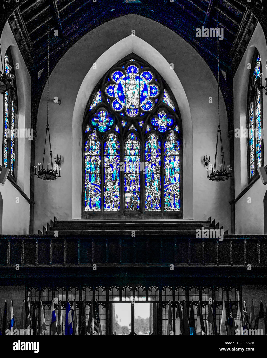 Stained glass blue hi-res stock photography and images - Alamy