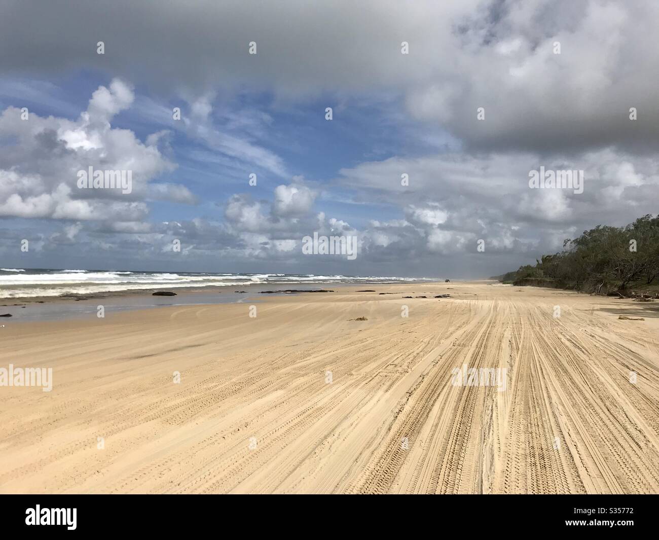 Fraser island beach hi-res stock photography and images - Alamy