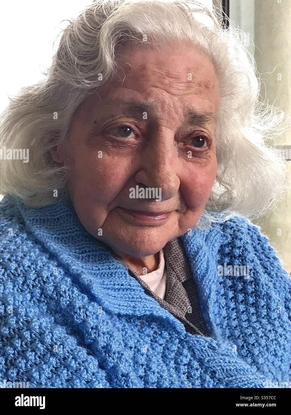 Old lady smiling Stock Photo - Alamy Old lady smiling Stock Photo - Alamy