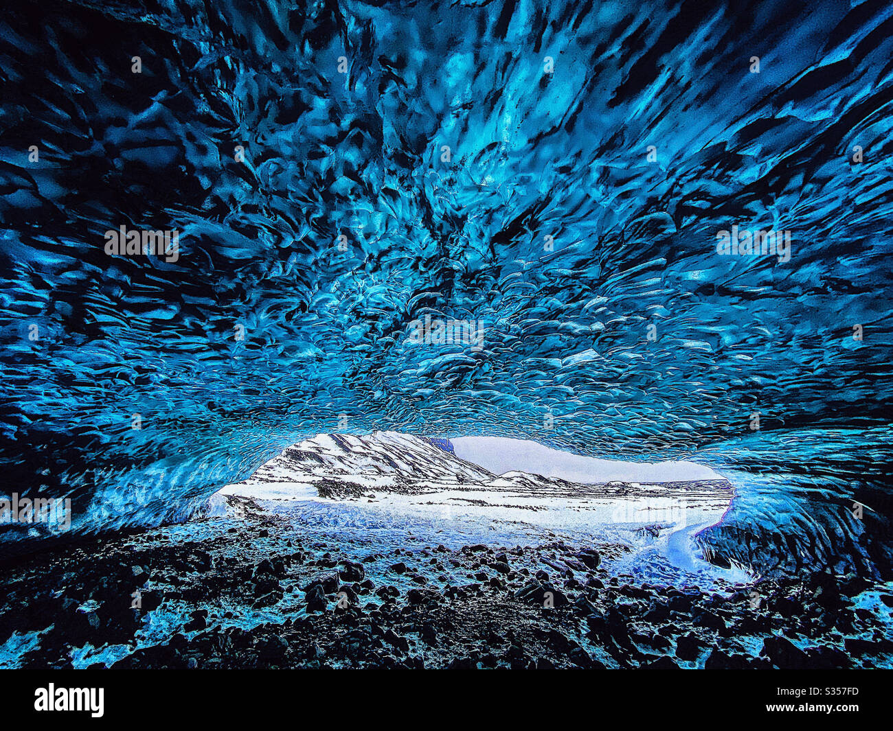 From under the ice hi-res stock photography and images - Alamy