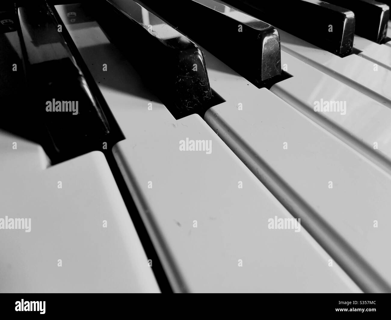 45 degree close up of piano keys Stock Photo - Alamy