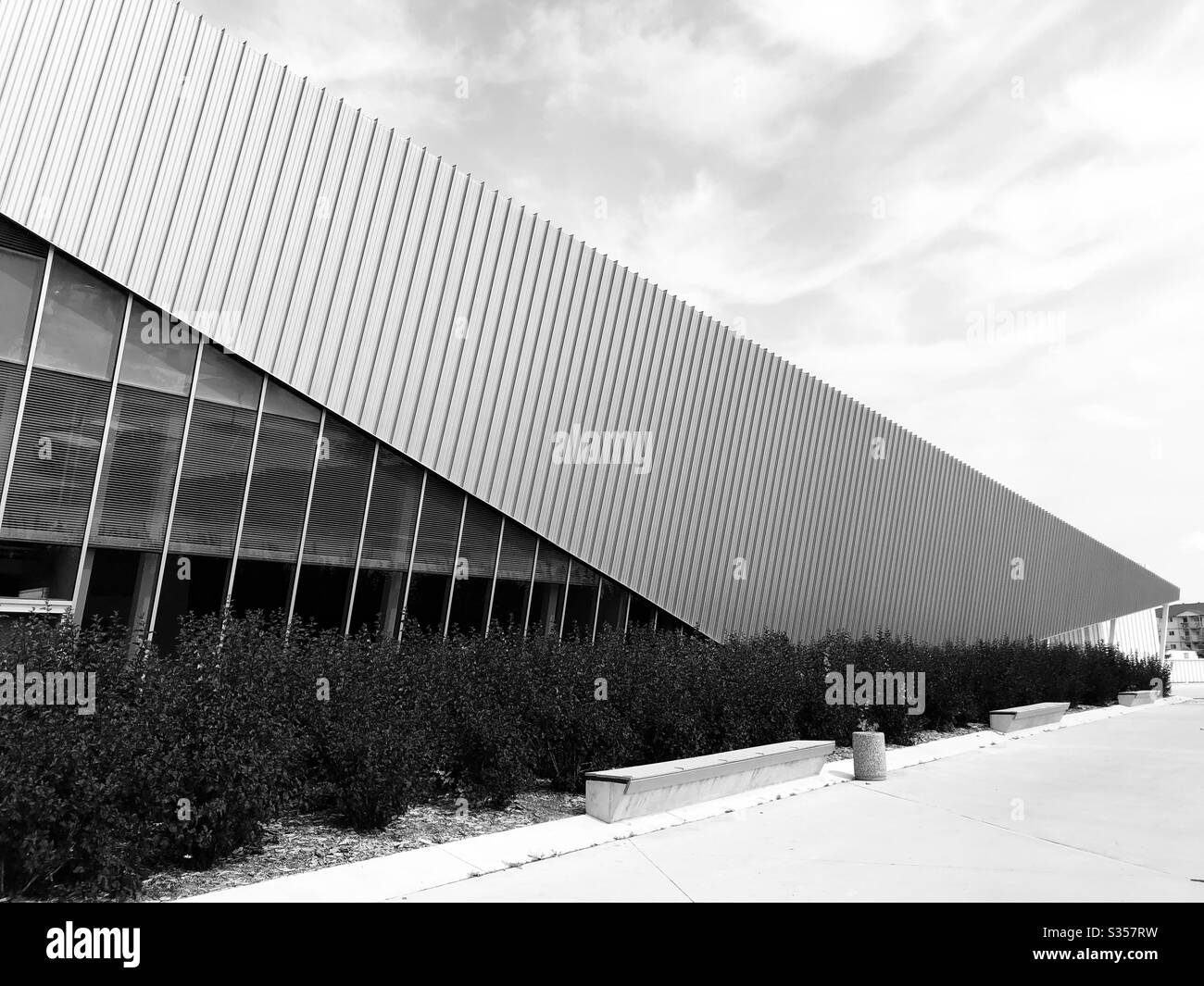 Exterior architectural design details in a modern building Stock Photo ...