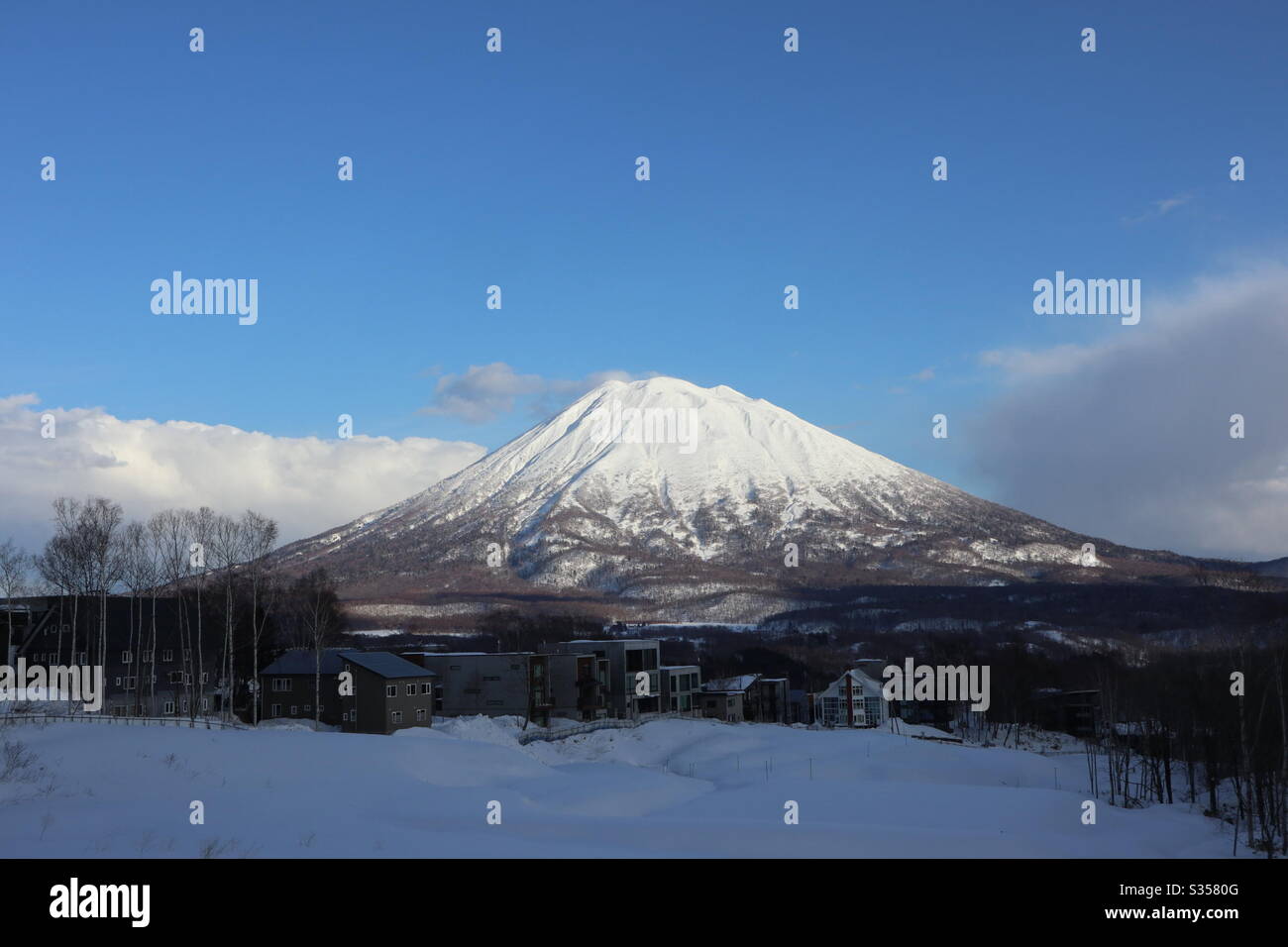 Mt Yotei Ski High Resolution Stock Photography and Images - Alamy