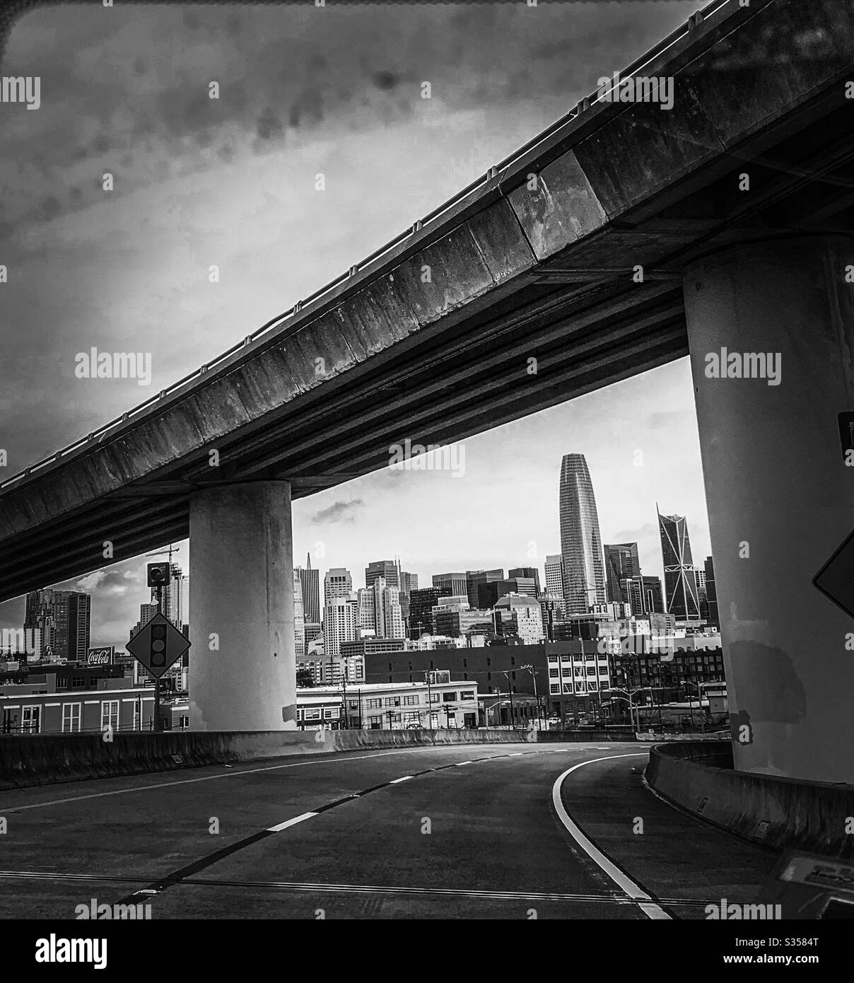 Empty highway hi-res stock photography and images - Alamy