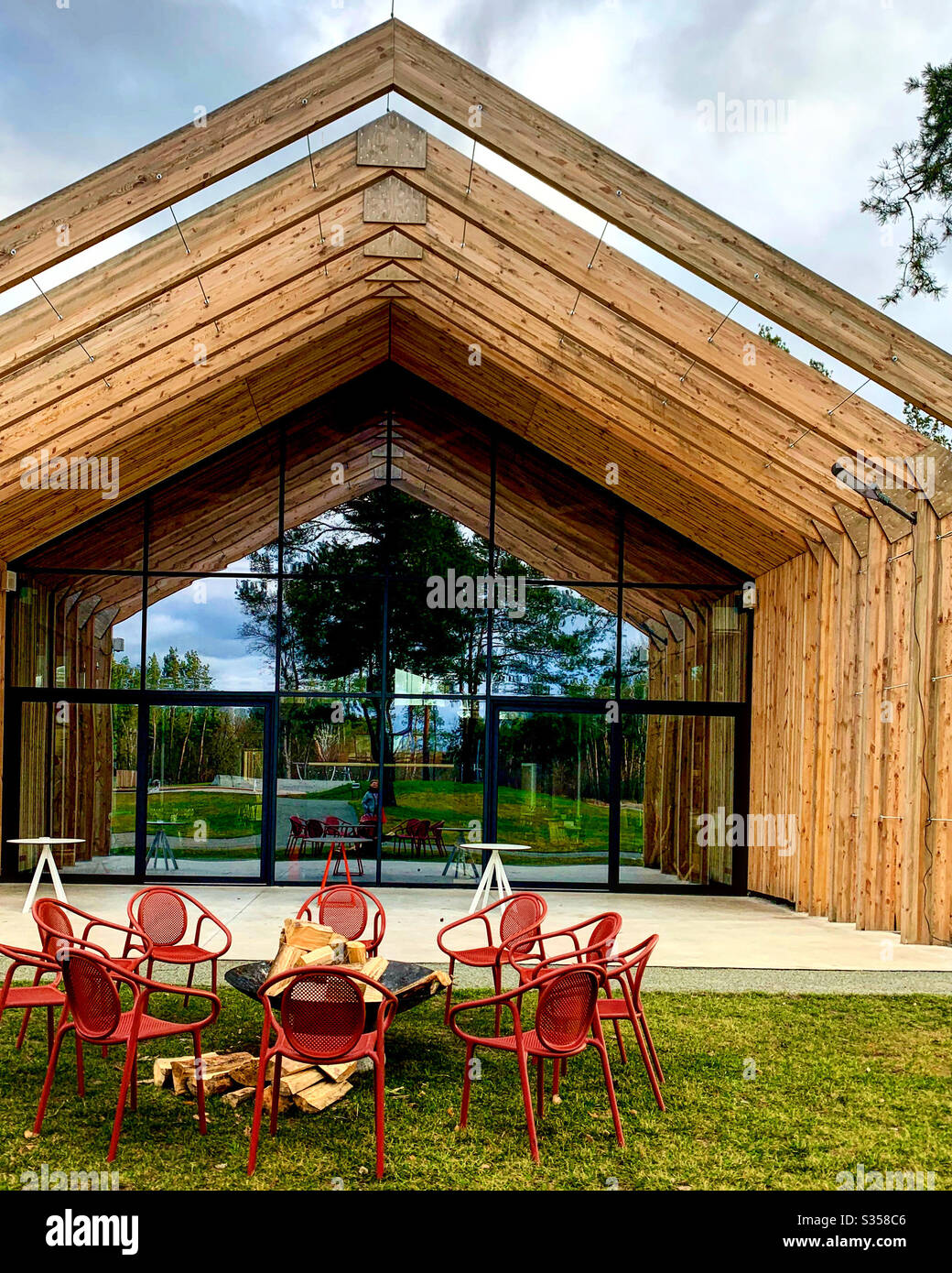 Cozy house hi-res stock photography and images - Alamy