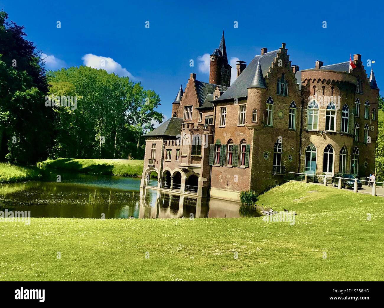 Belgian castle hi-res stock photography and images - Alamy