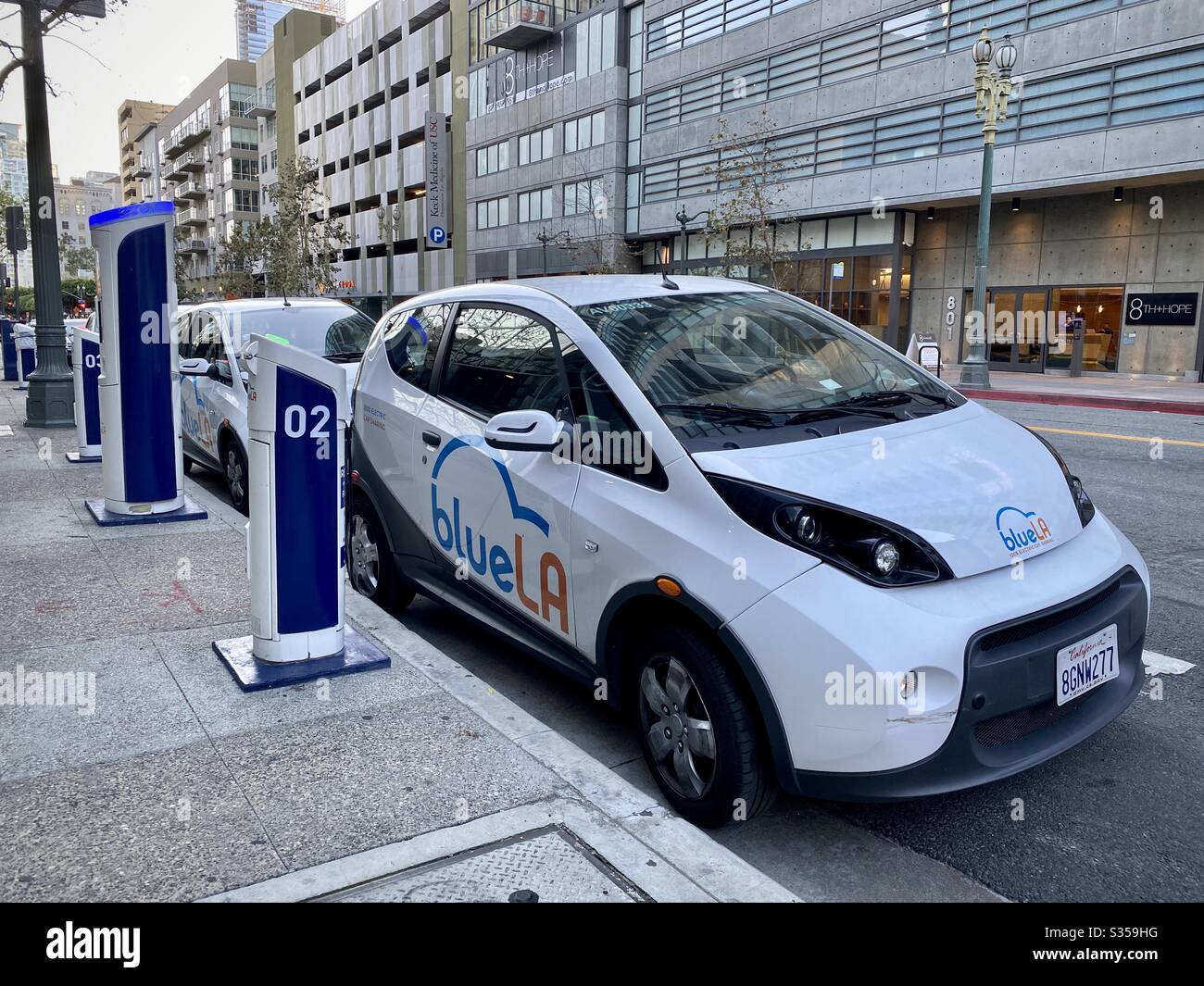 Curbside charging station hi-res stock photography and images - Alamy