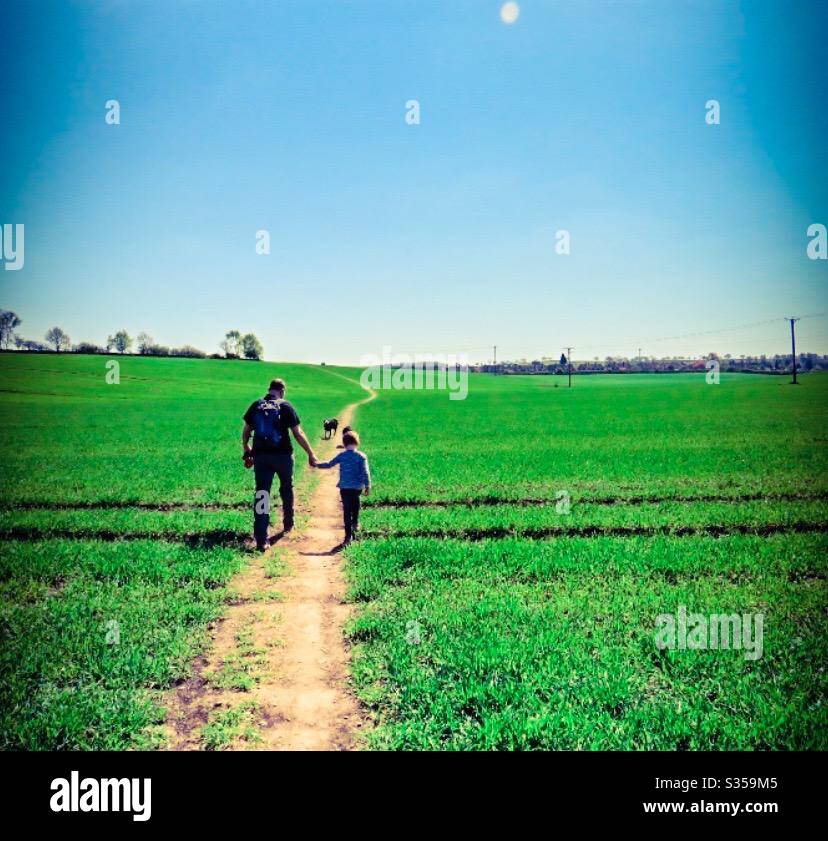 Open countryside walk hi-res stock photography and images - Alamy