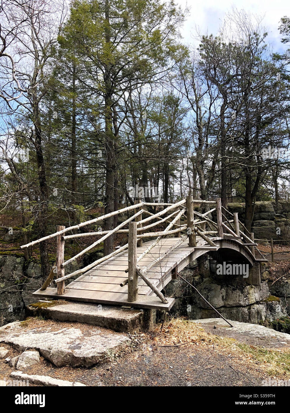 Footbridge with handrails hi-res stock photography and images - Alamy