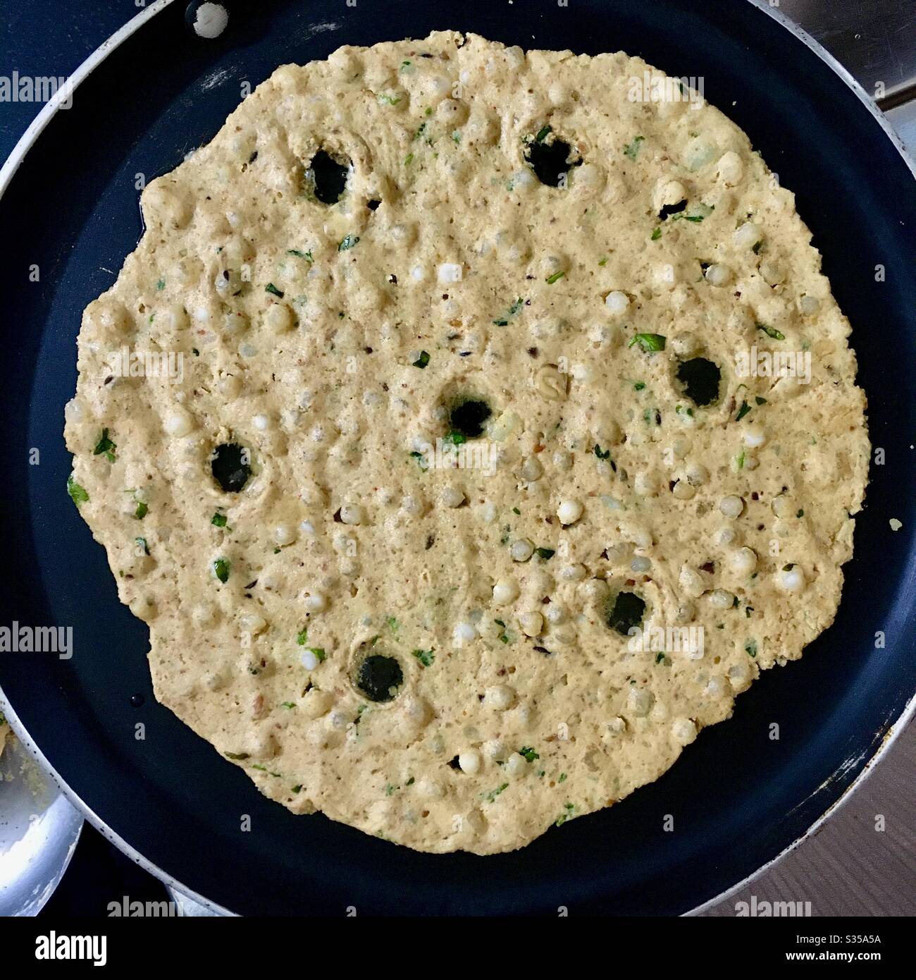 India thali hi-res stock photography and images - Alamy