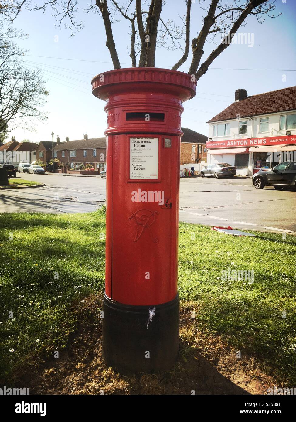 Victorian pillar box hi-res stock photography and images - Alamy