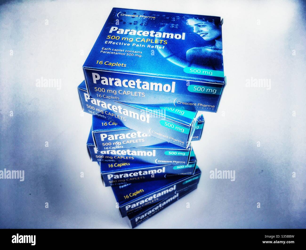 Paracetamol 500mg tablets hi-res stock photography and images - Alamy