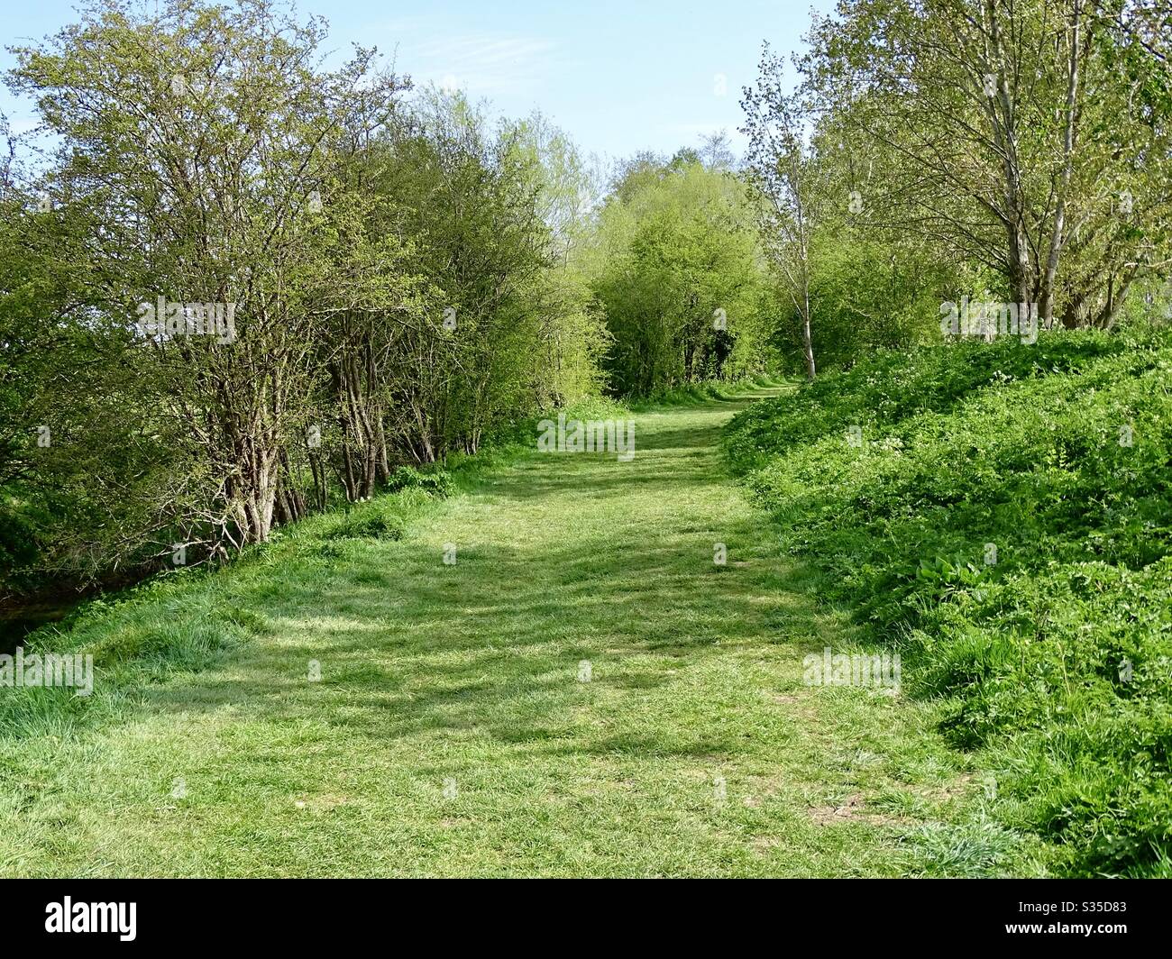 Countryside walk in England in the spring sunshine Stock Photo - Alamy