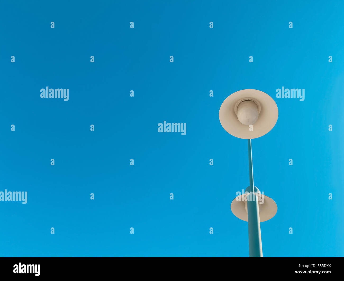 Light light pole hi-res stock photography and images - Alamy