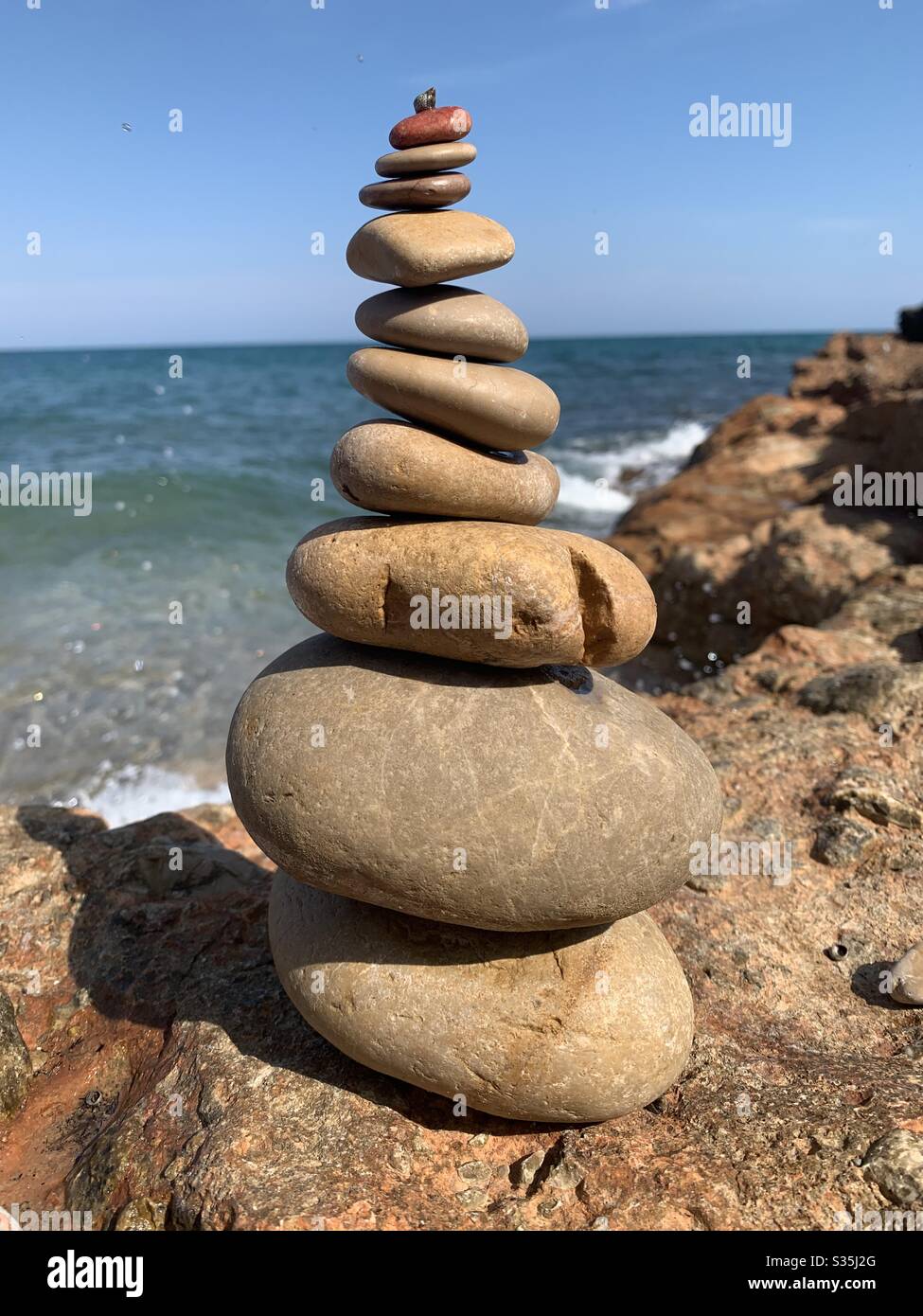 Beach pyramid hi-res stock photography and images - Alamy