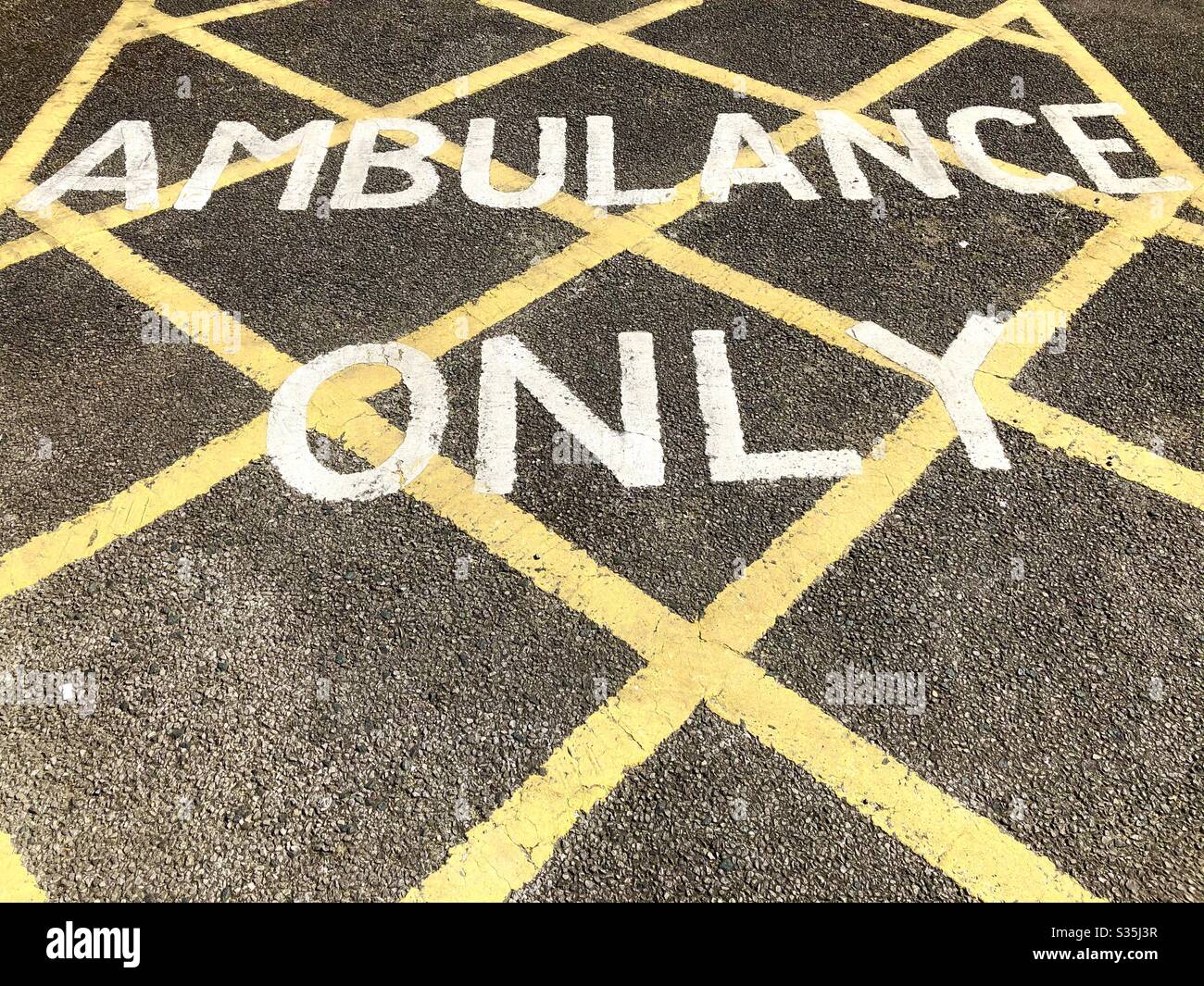 Ambulance only sign hi-res stock photography and images - Alamy