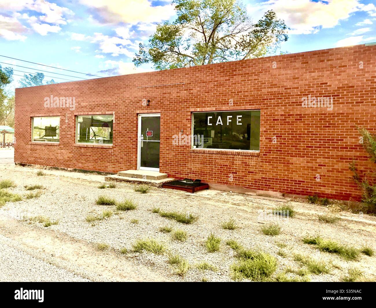 Red brick cafe hi-res stock photography and images - Alamy