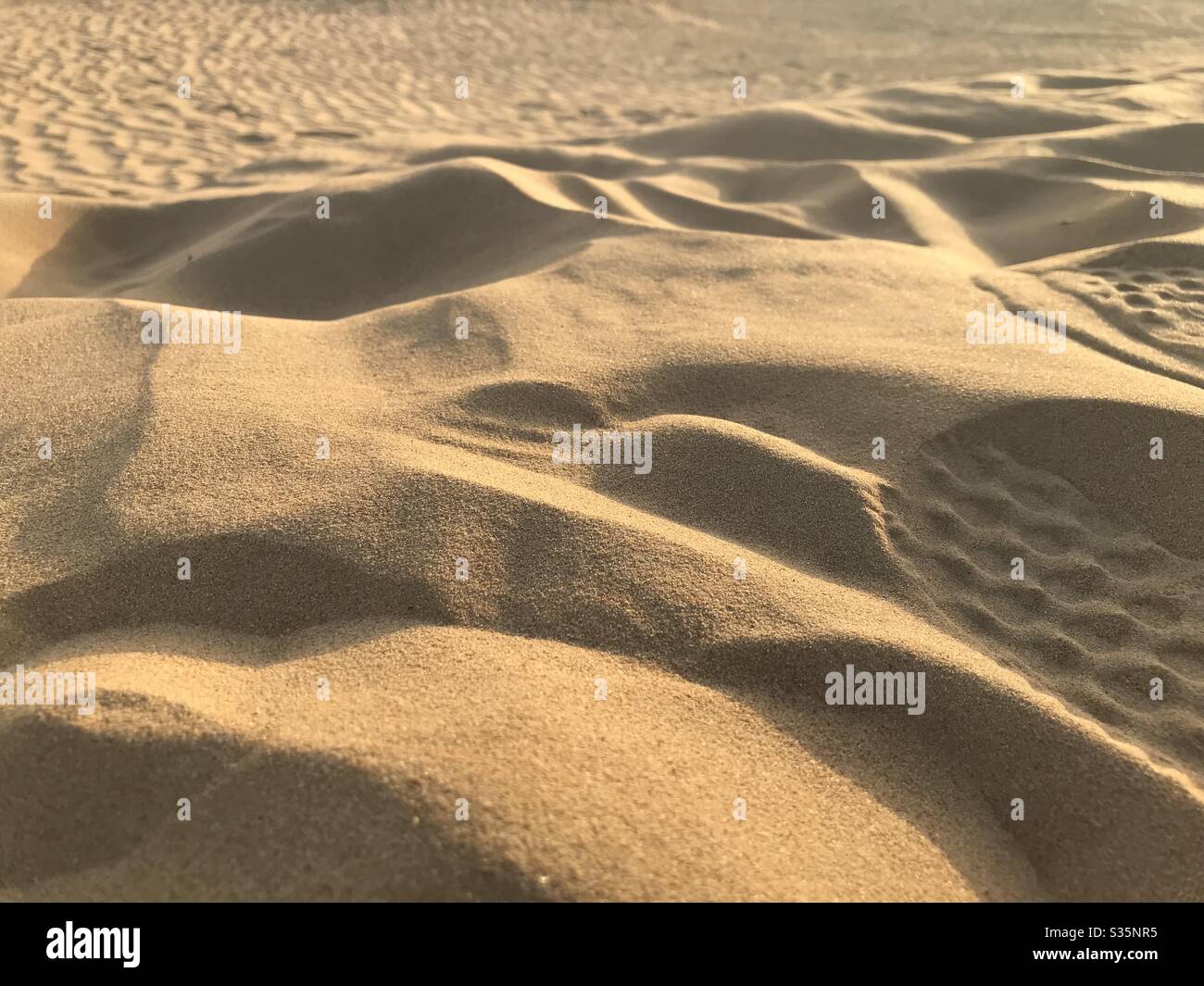 Sand in dubai hi-res stock photography and images - Alamy