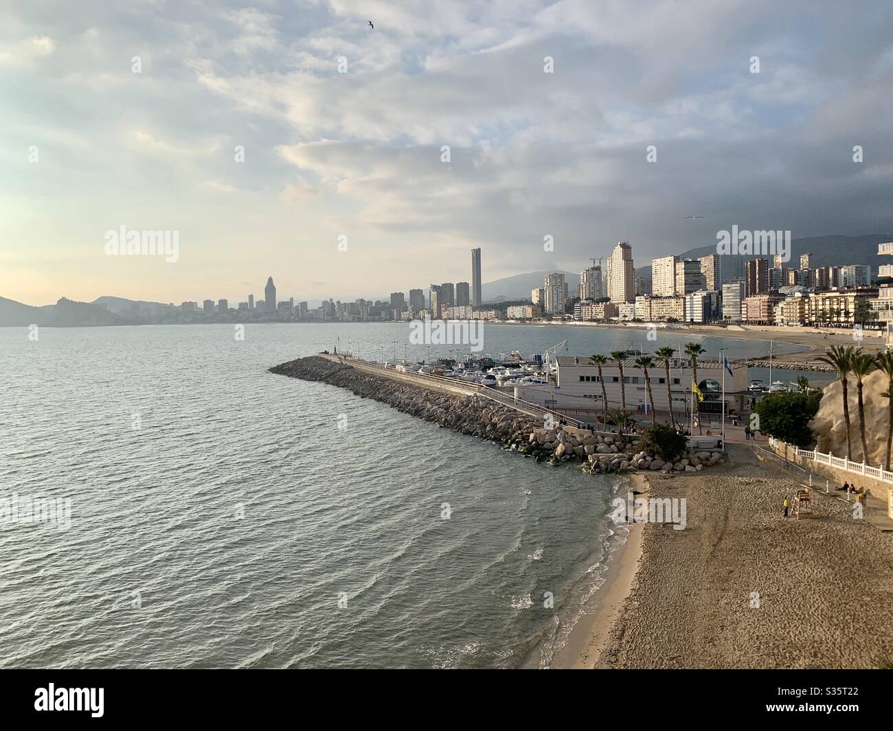 City sea view hi-res stock photography and images - Alamy
