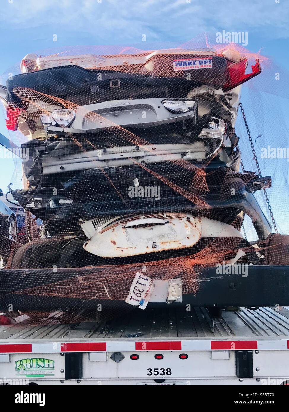 Pile of smashed cars hi-res stock photography and images - Alamy
