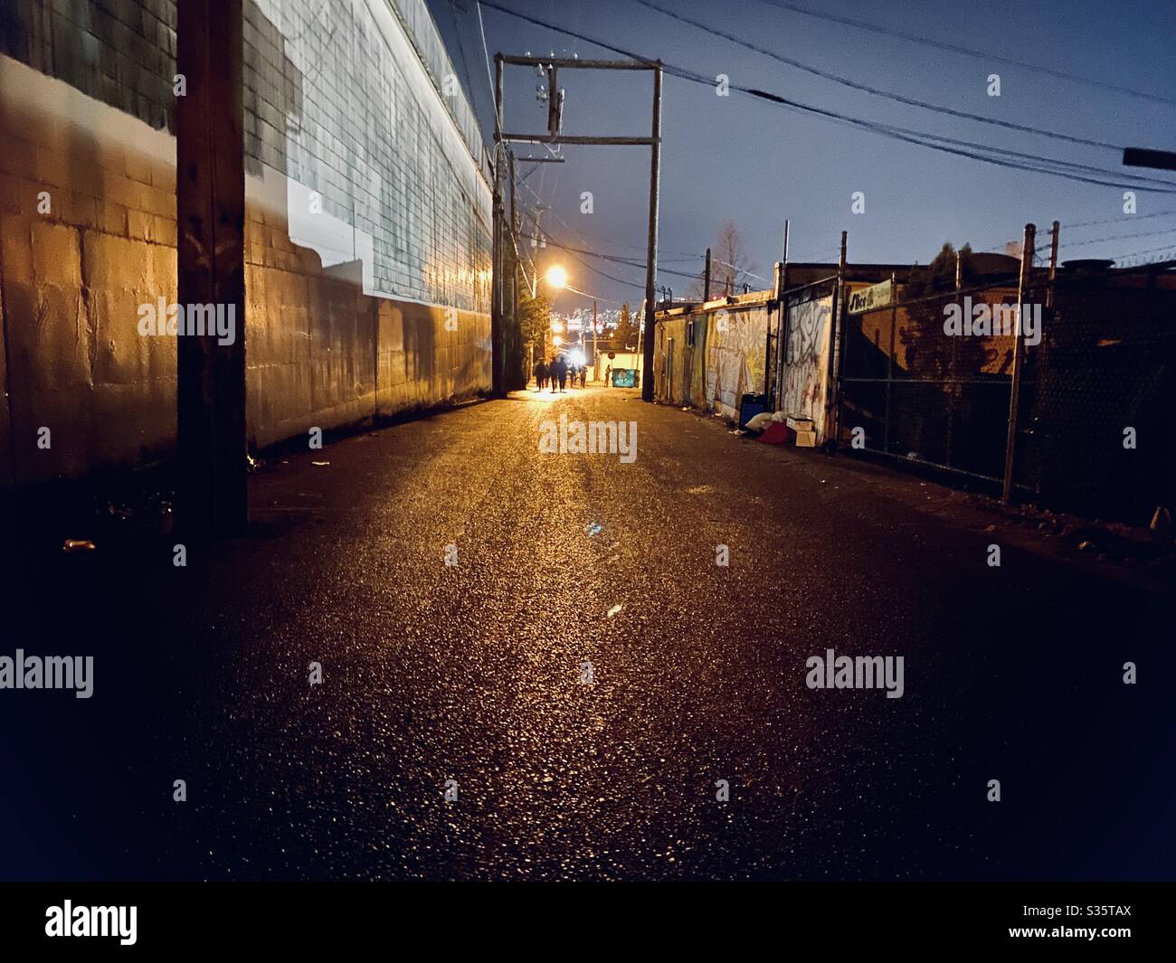 Dark Alley High Resolution Stock Photography and Images - Alamy