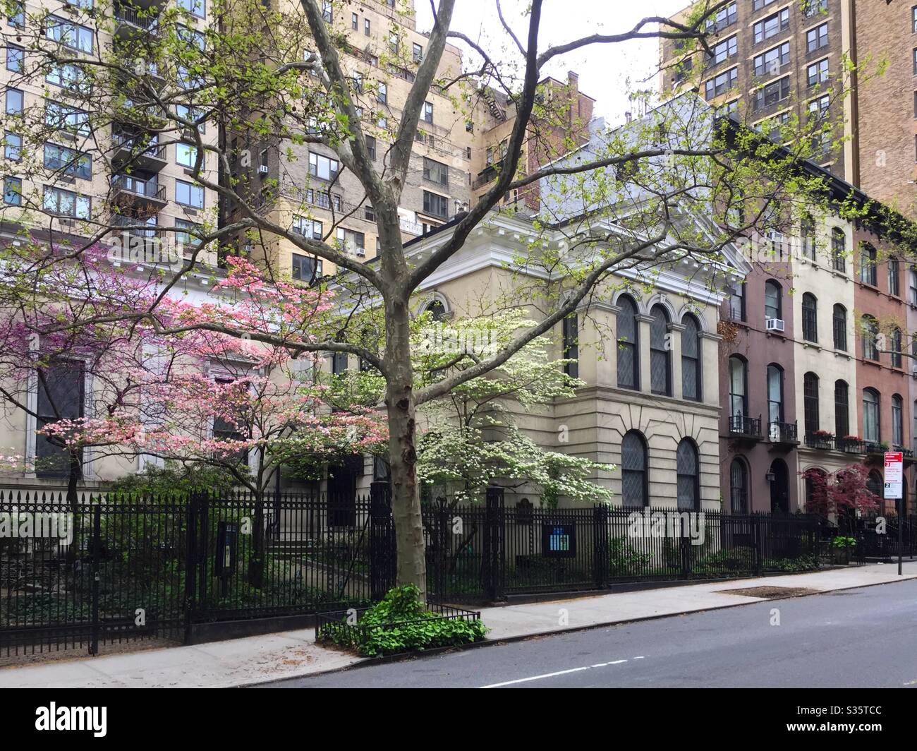 Murray Hill neighborhood in Manhattan features historic brownstones ...