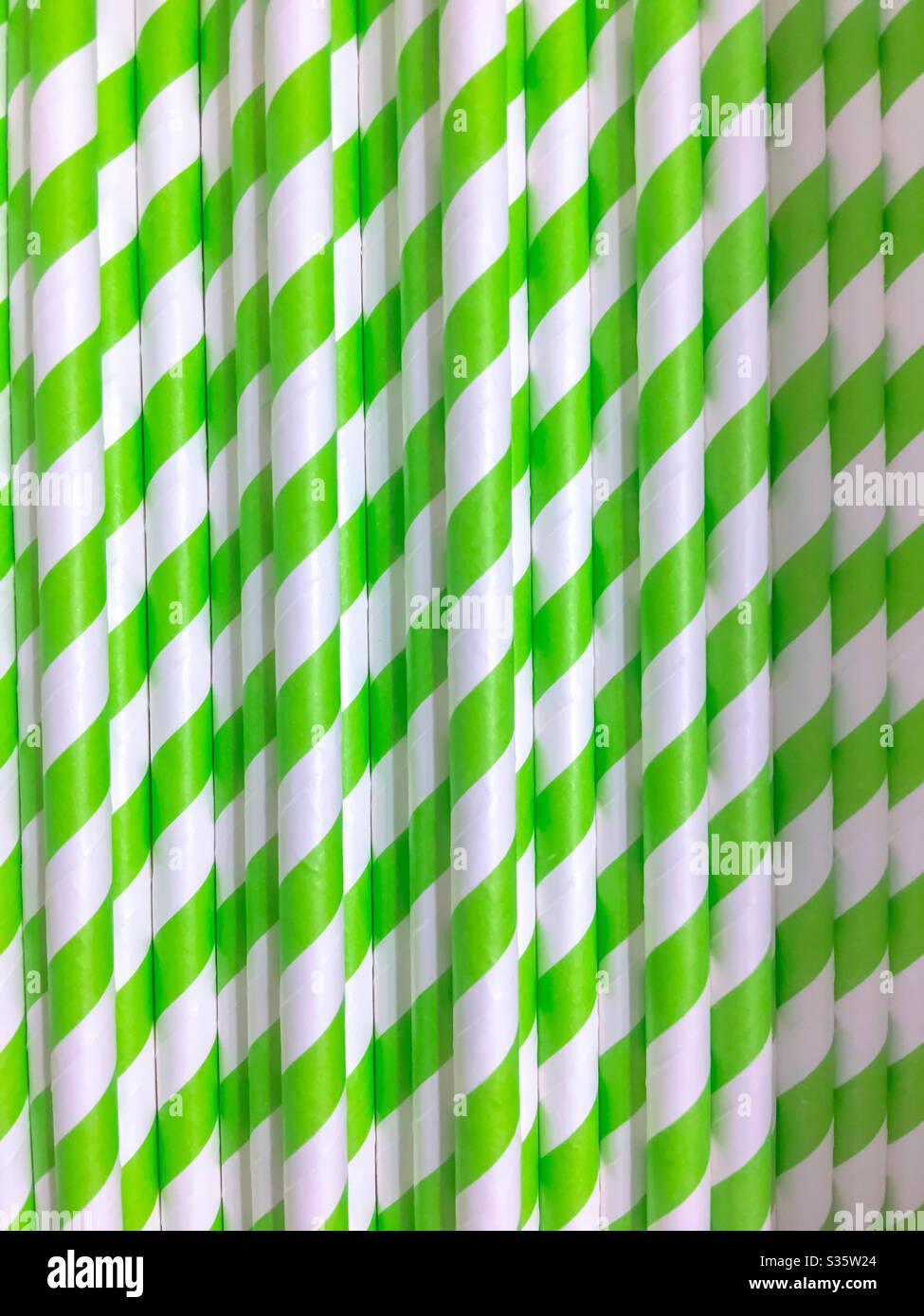 Green and white paper straw paper background Stock Photo - Alamy