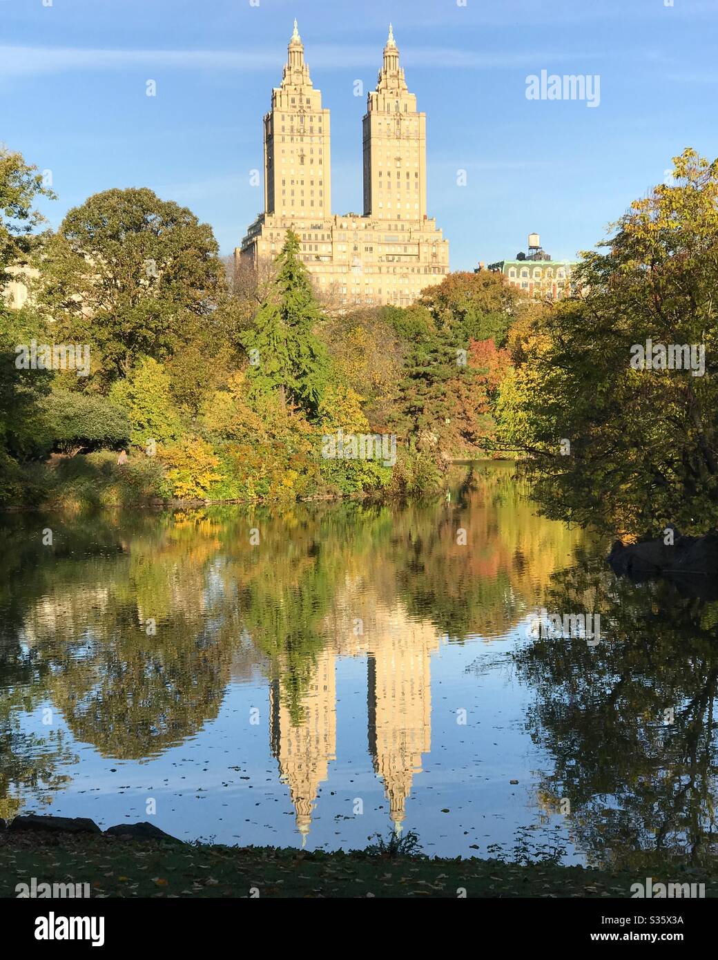 Fall central park hi-res stock photography and images - Alamy
