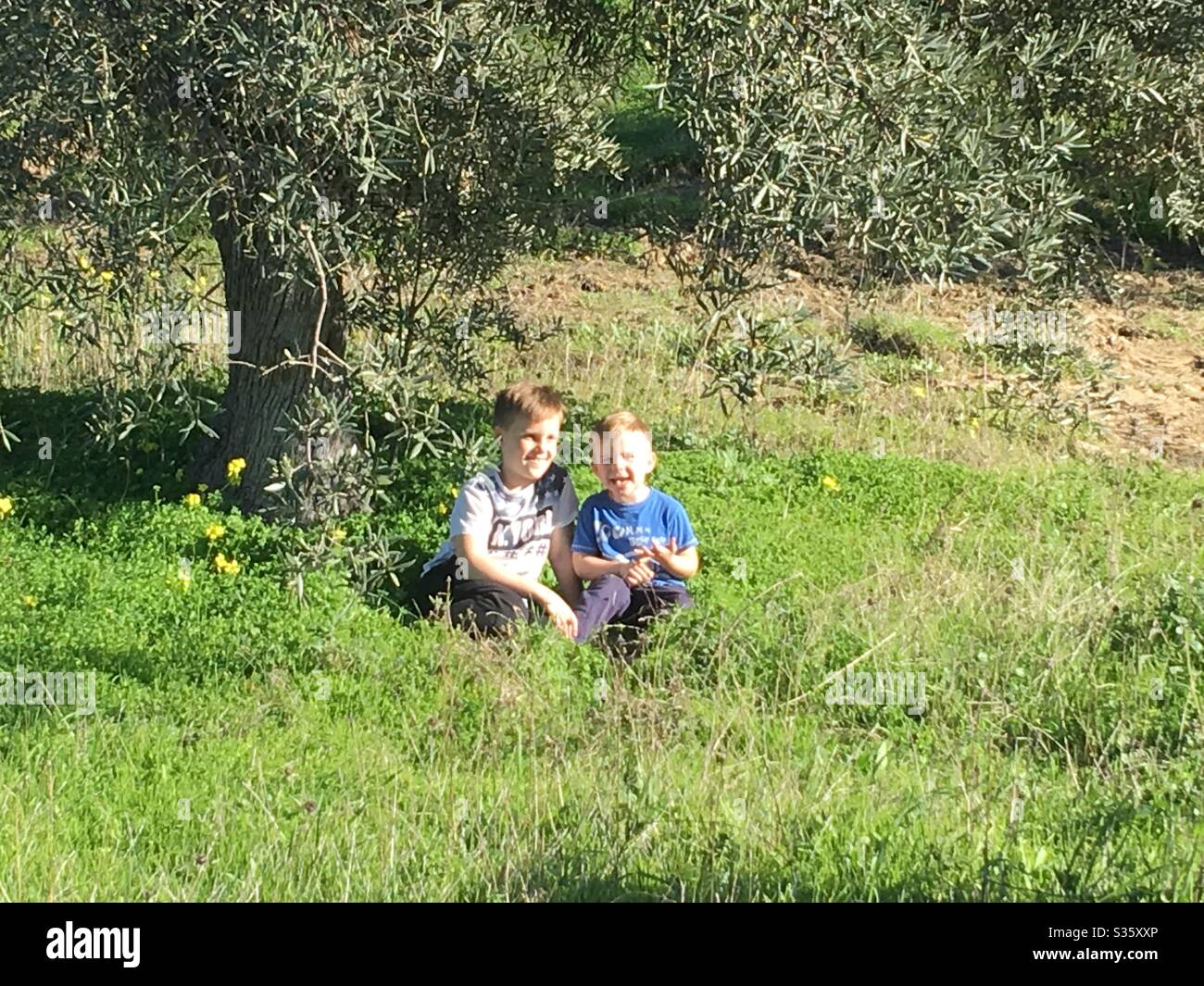 Sitting in hot sun hi-res stock photography and images - Alamy
