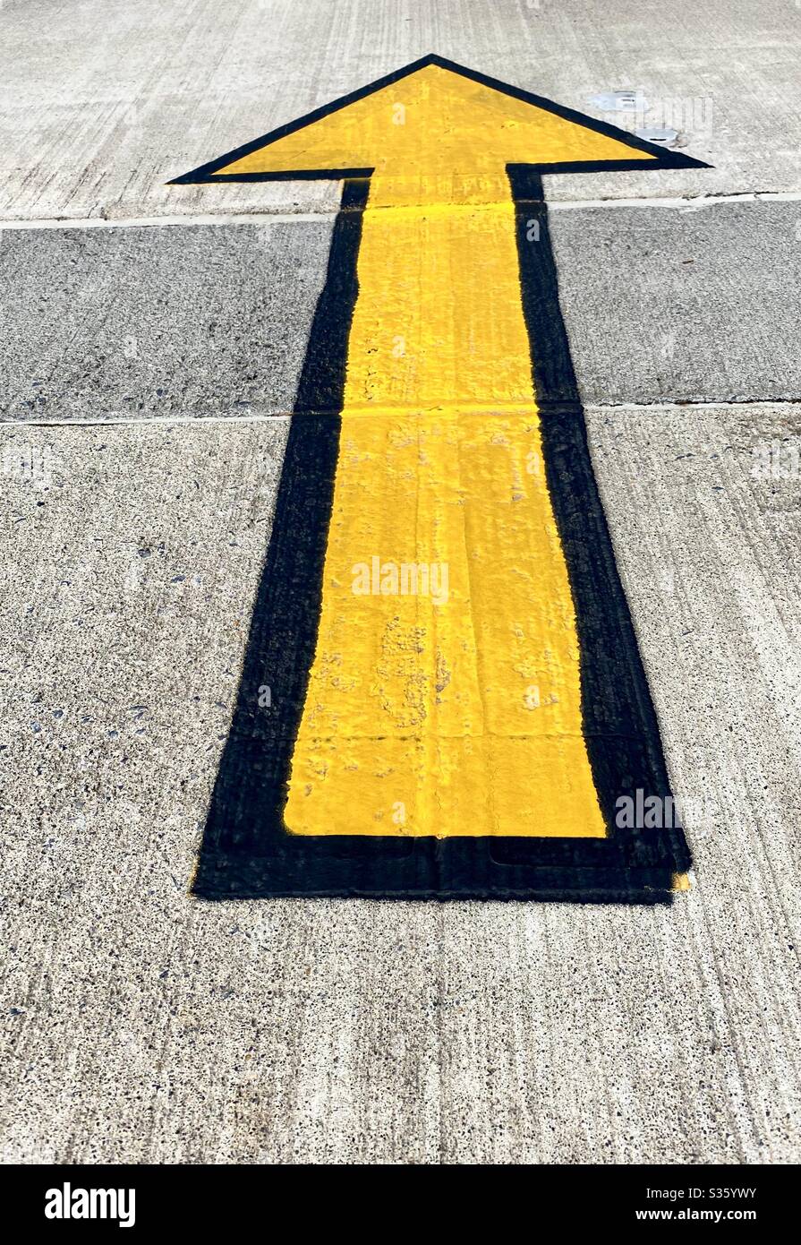 Black outline hi-res stock photography and images - Alamy