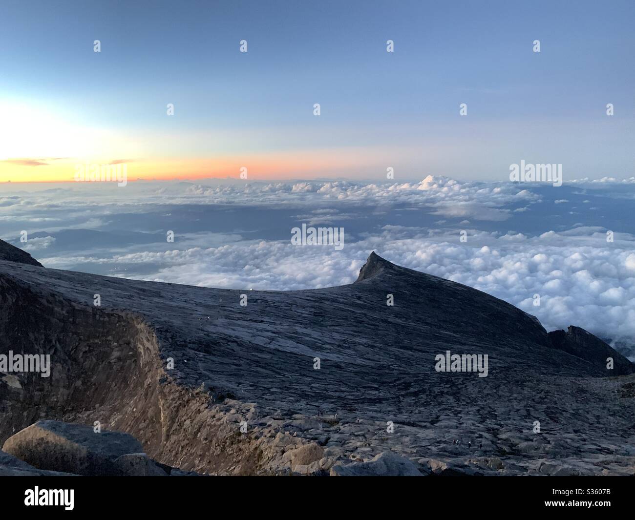 The sunrise of mountain kinabalu hi-res stock photography and images ...