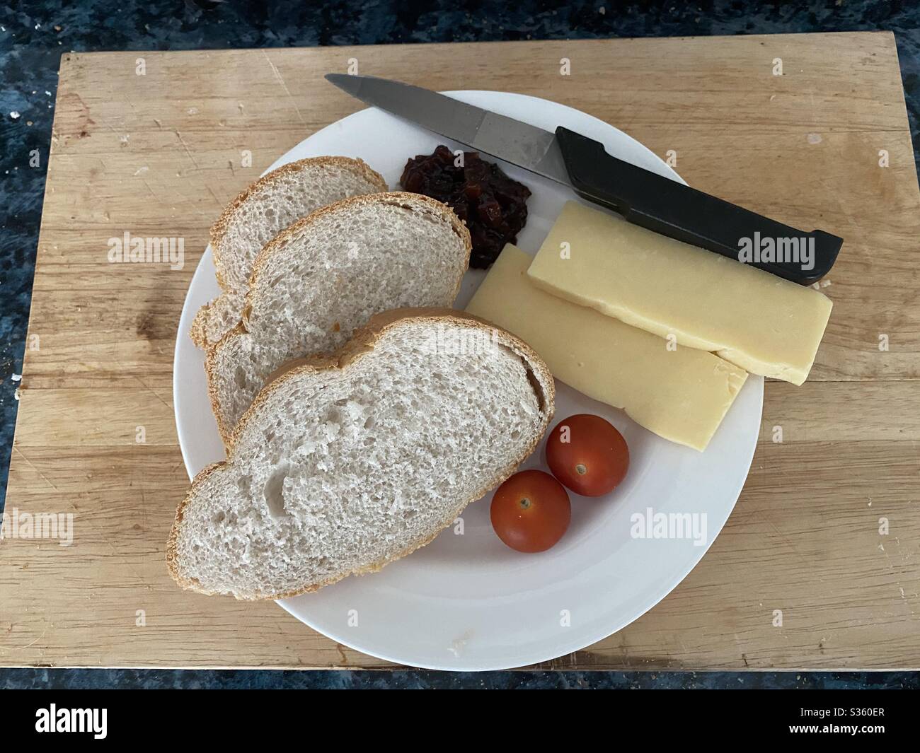 July 2020 - Small ploughman’s lunch, bread, cheddar cheese, tomato and ...