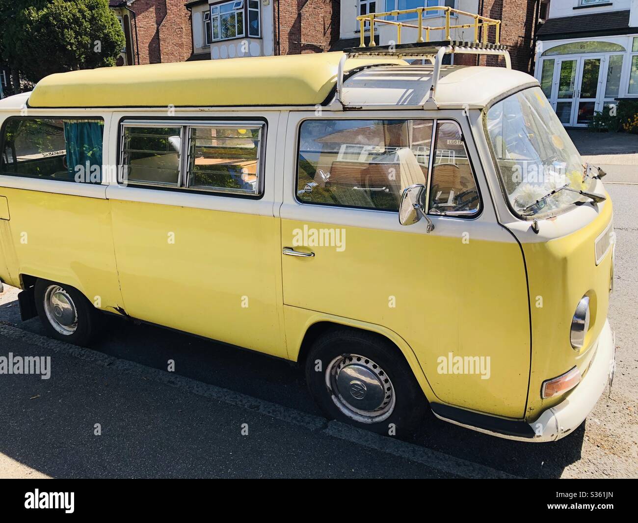 Retro van flower power van hi-res stock photography and images - Alamy
