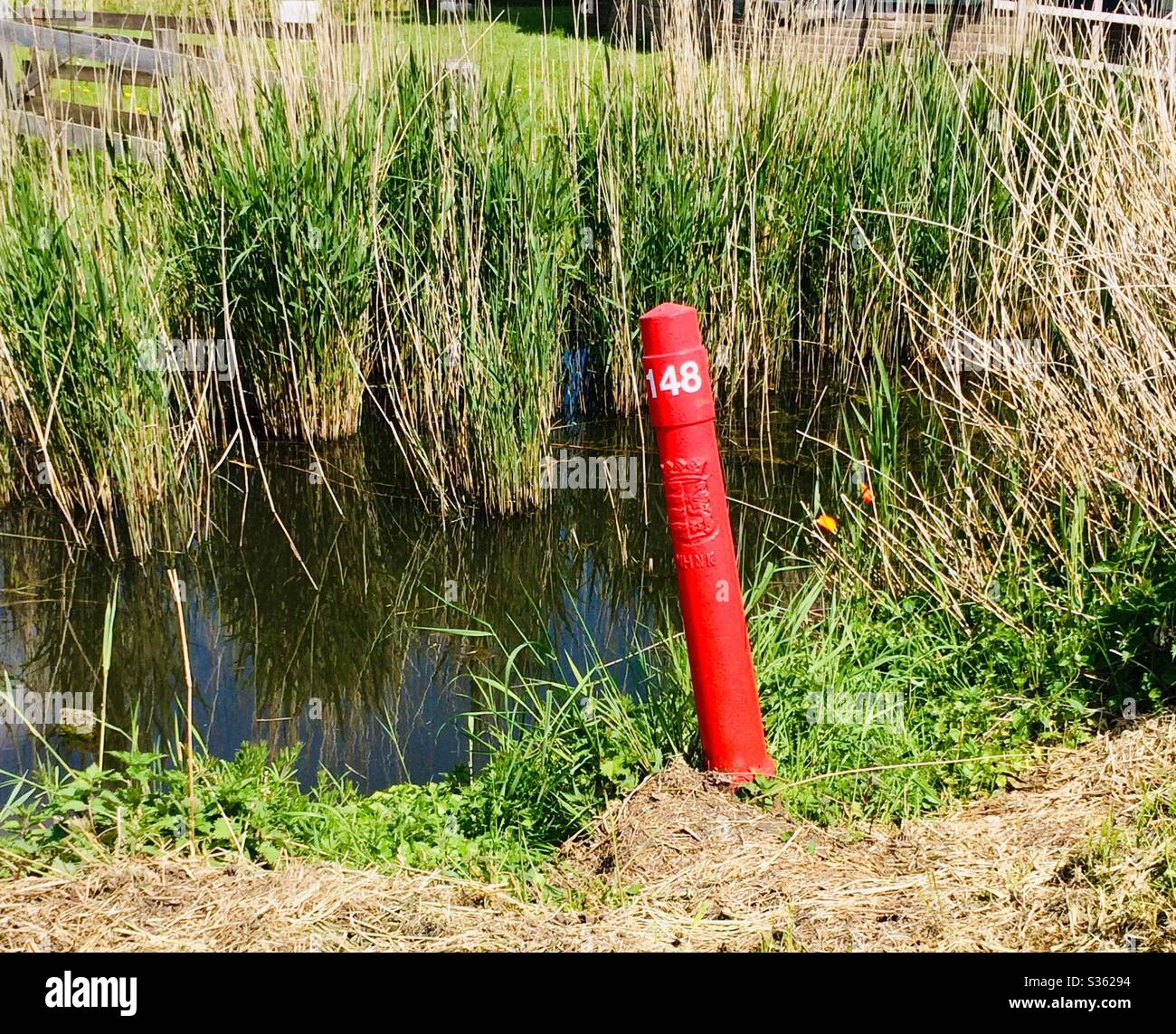 Red pole hi-res stock photography and images - Alamy