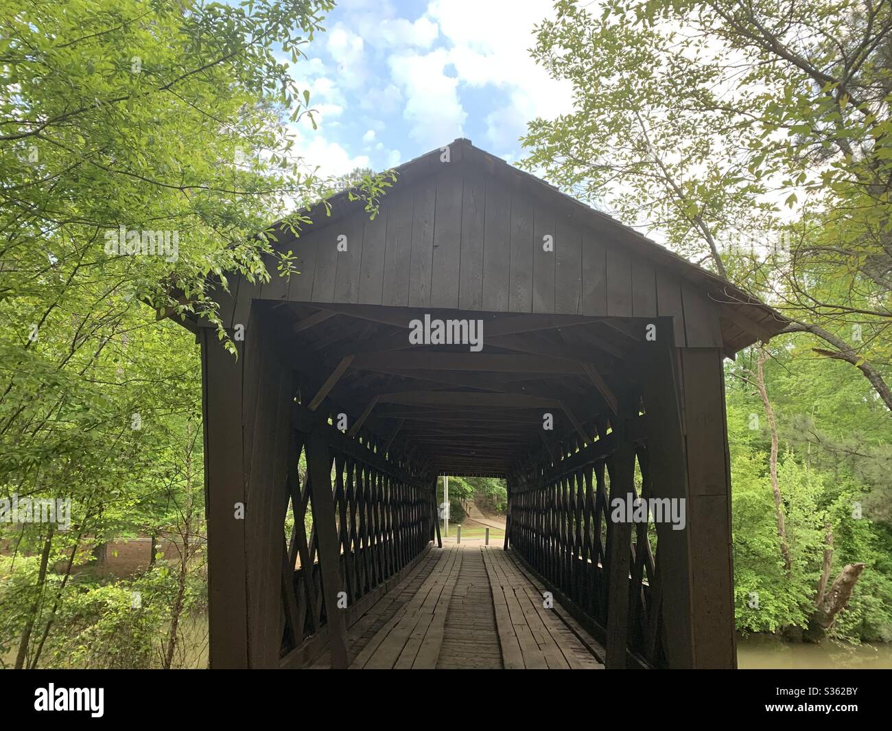 Covered bridges hi-res stock photography and images - Alamy