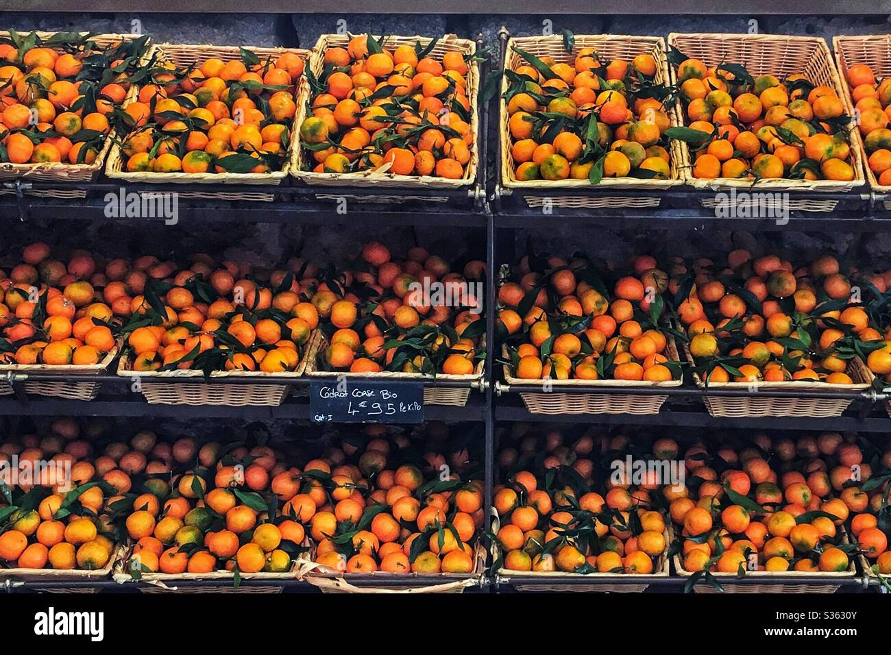 Clementines france hi-res stock photography and images - Alamy