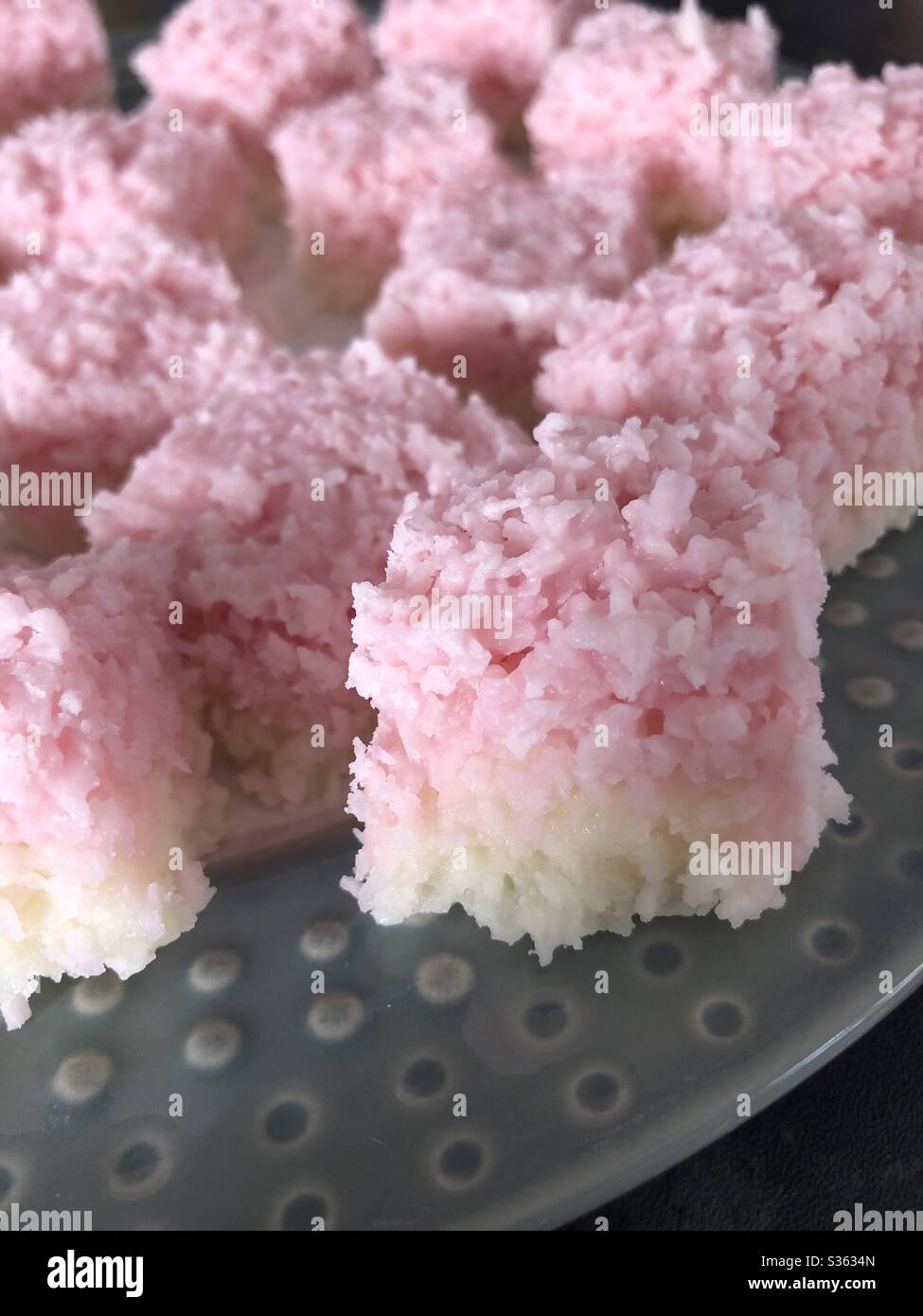 Coconut ice hi-res stock photography and images - Alamy