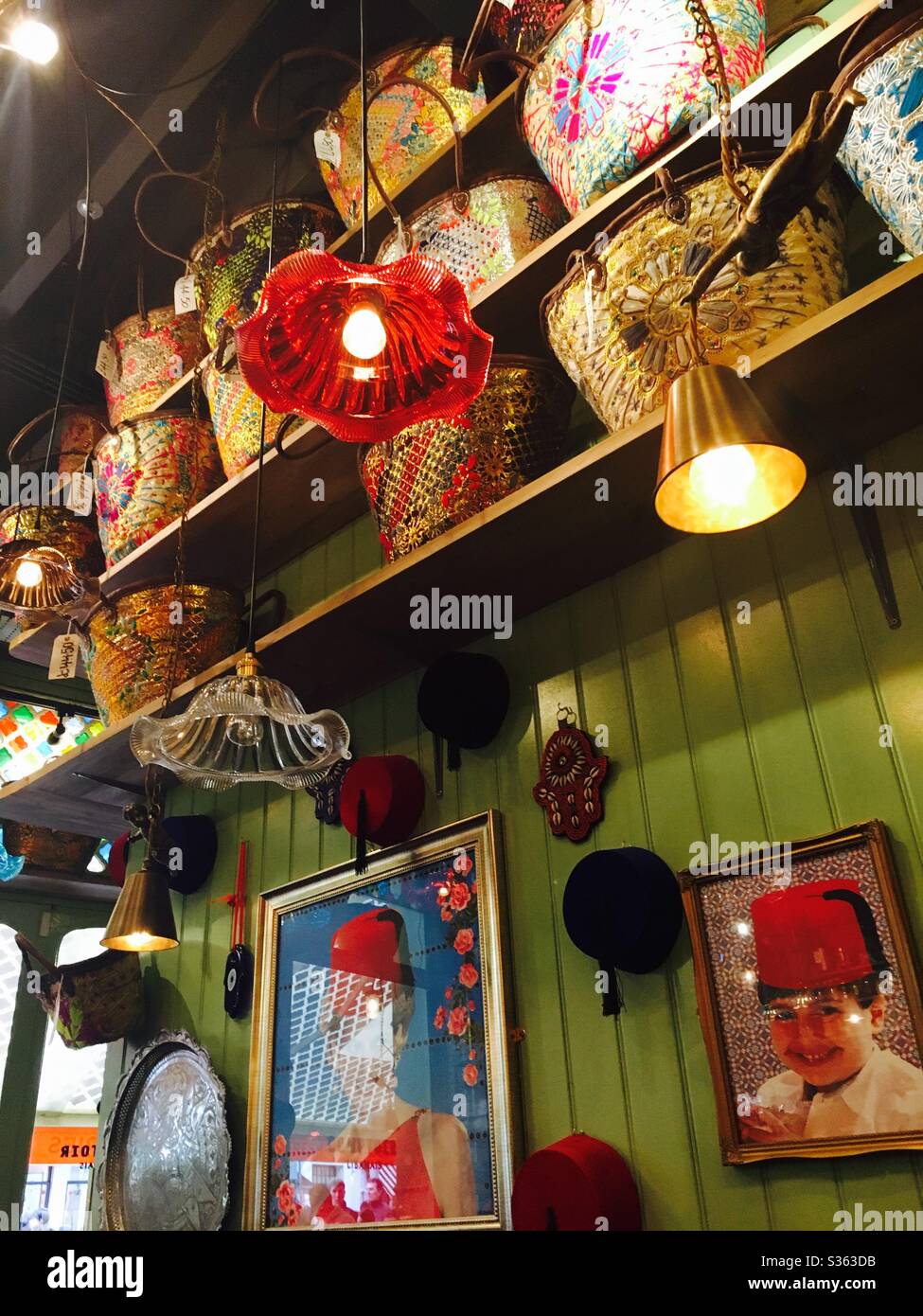 Creative interiors restaurant hi-res stock photography and images - Alamy
