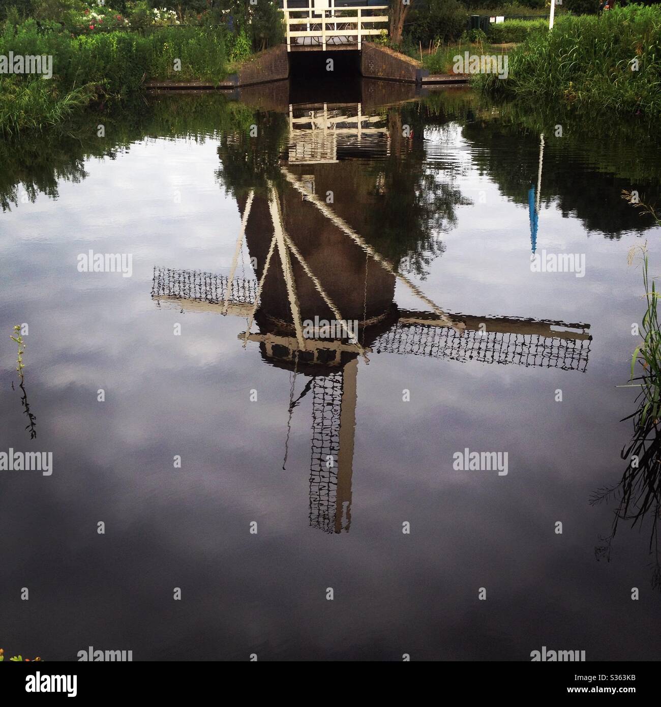 Polder drainage windmill hi-res stock photography and images - Alamy