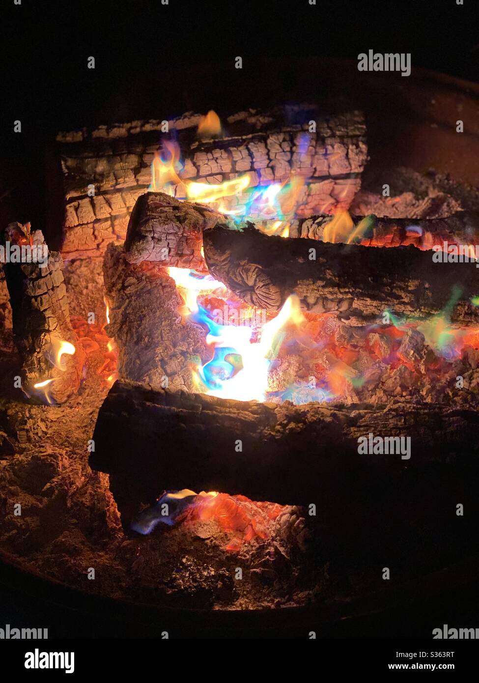 Colorful campfire hi-res stock photography and images - Alamy