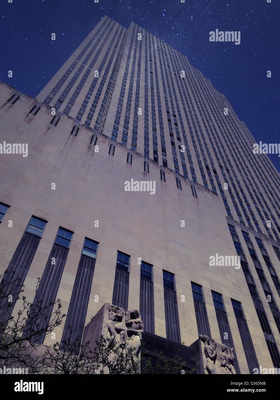 Office building in Rockefeller Center Stock Photo - Alamy
