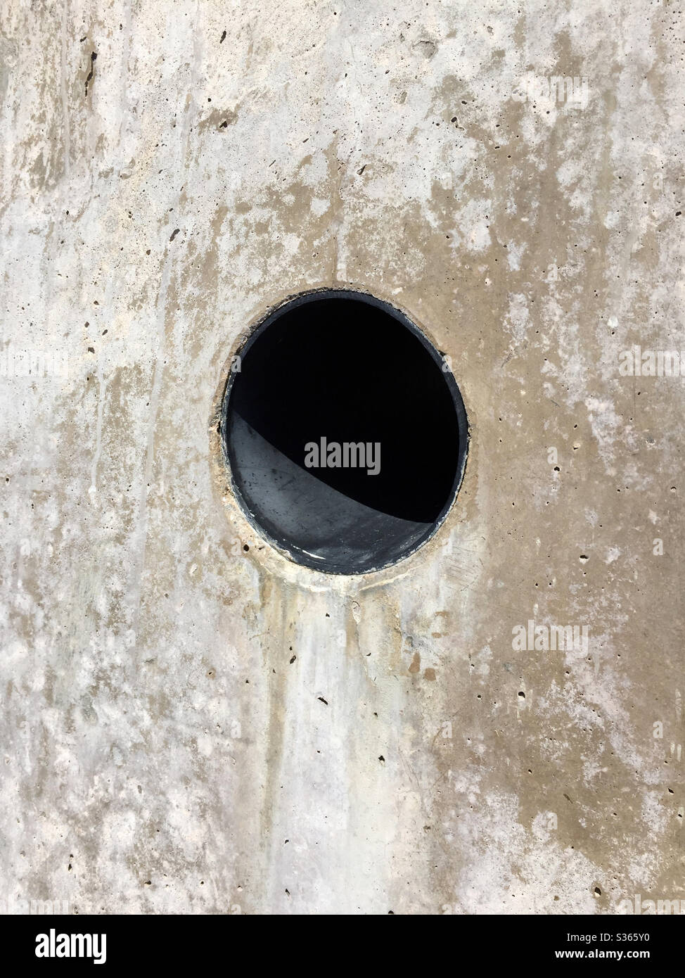Hole in the concrete hi-res stock photography and images - Alamy