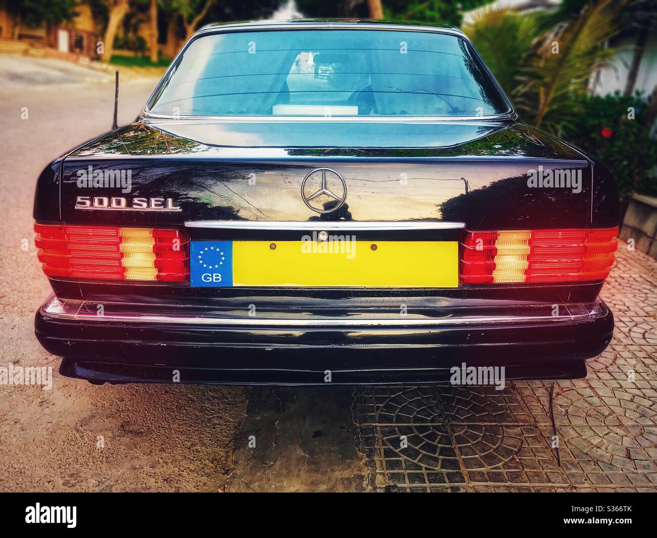 A 1987 powerhouse Mercedes Benz 500 SEL Stock Photo - Alamy