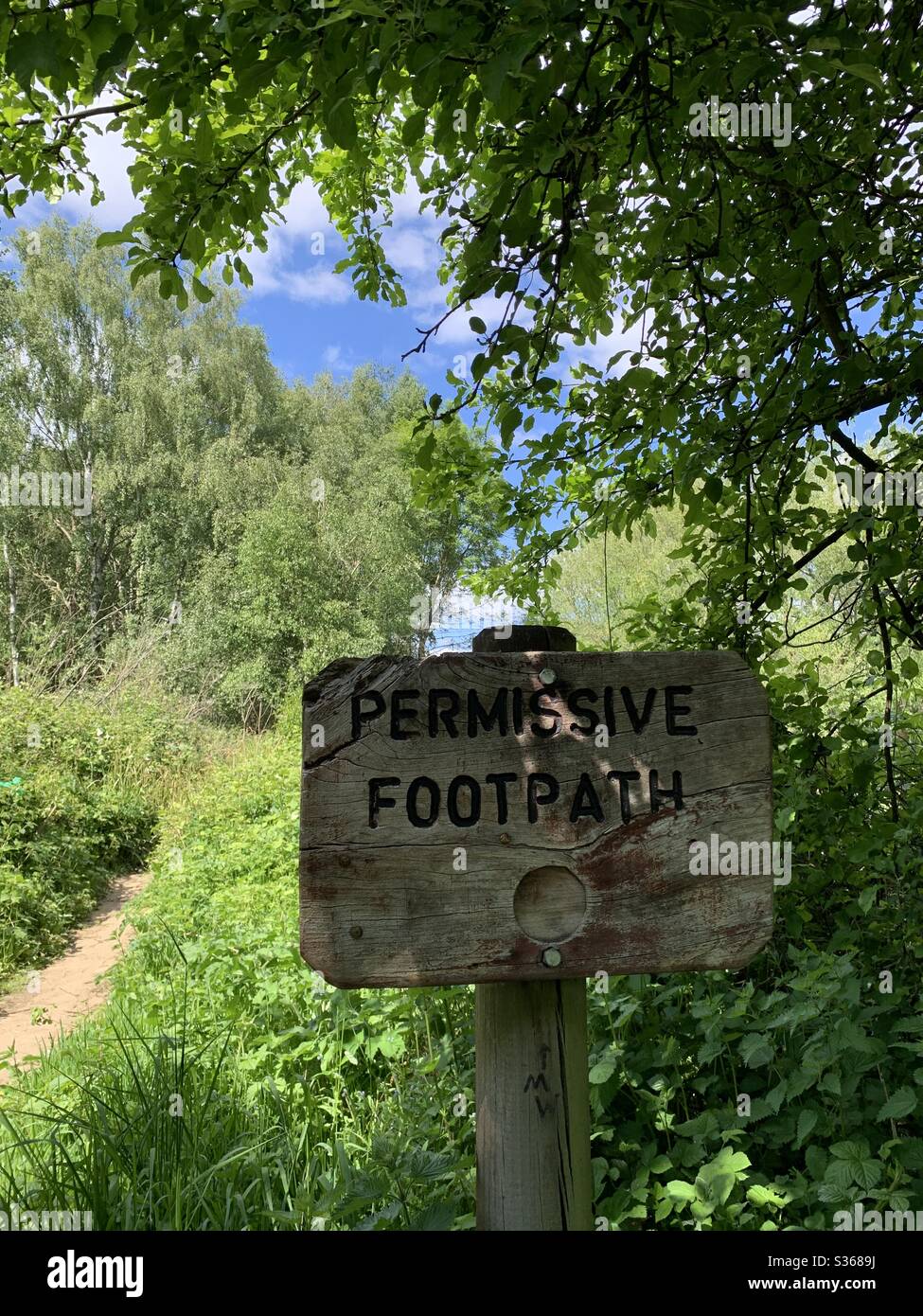 Permissive footpath hi-res stock photography and images - Alamy