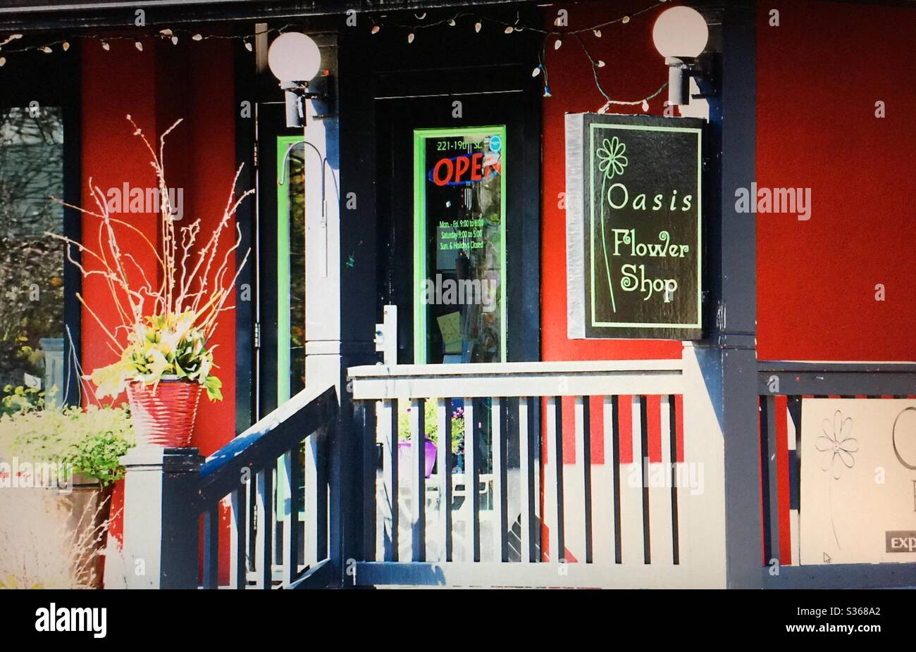 Store front, flower shop Stock Photo - Alamy