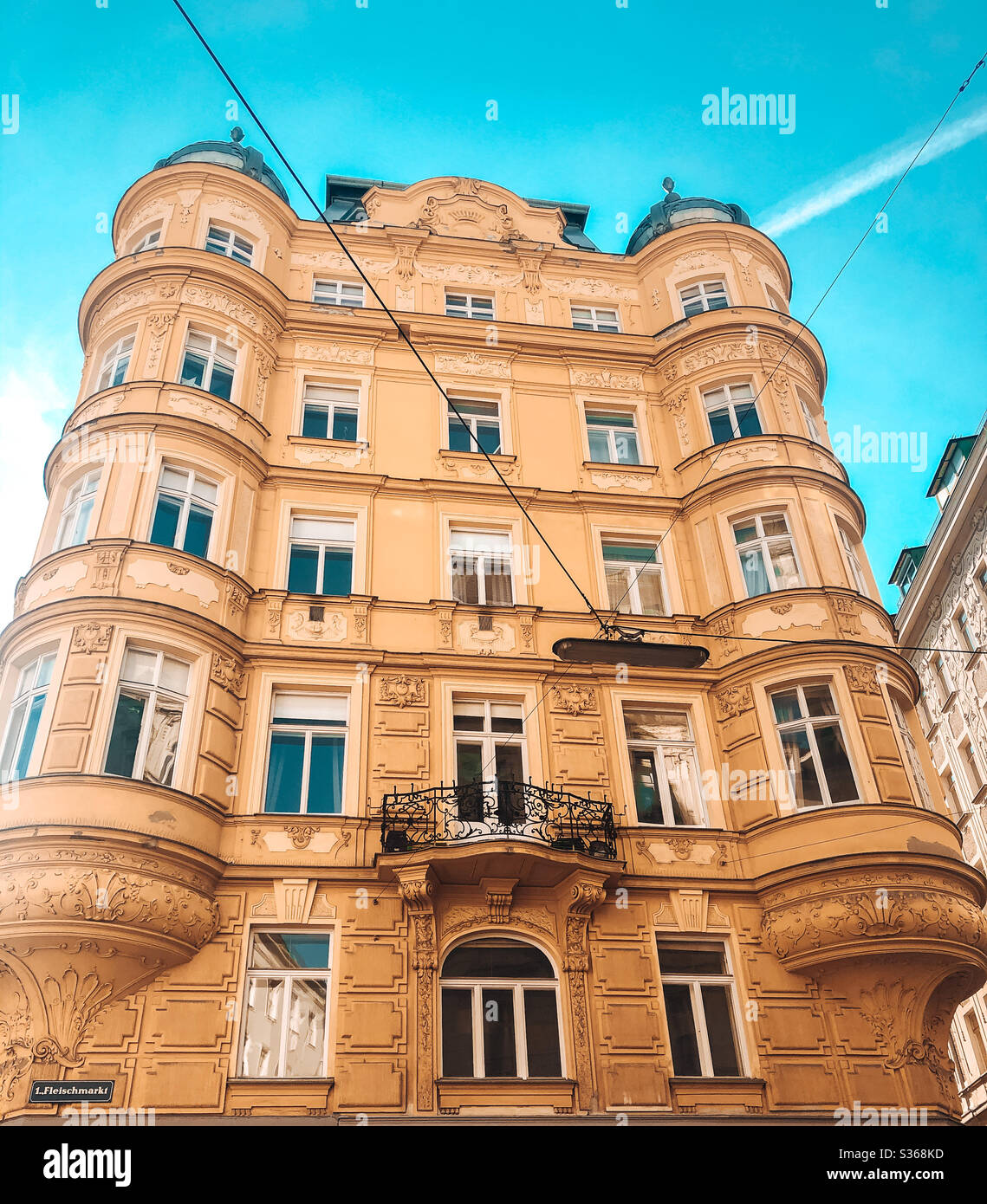 Artsy Building High Resolution Stock Photography and Images - Alamy