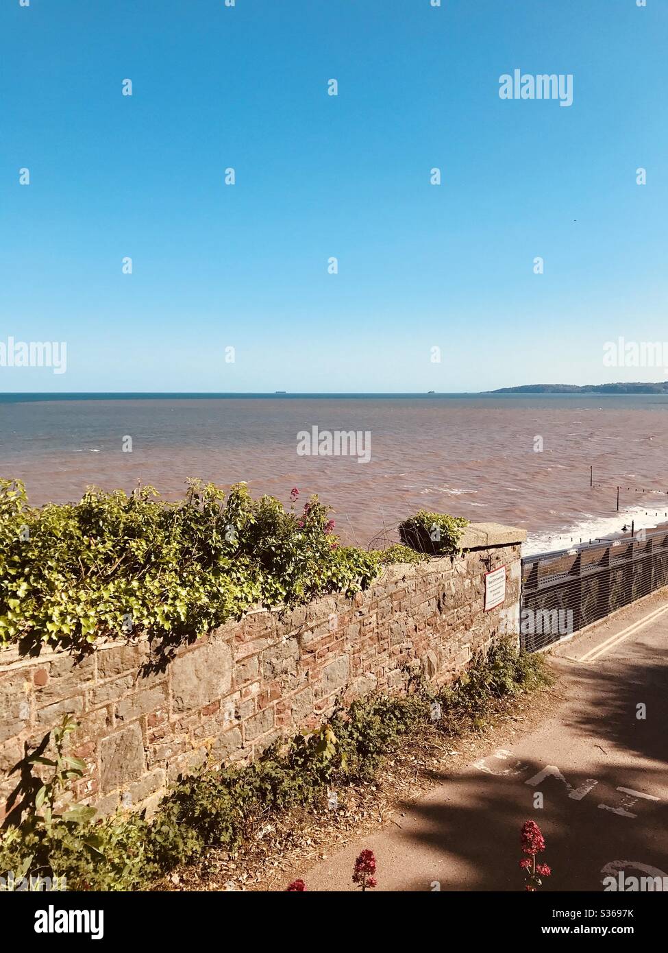 Road for the beach hi-res stock photography and images - Alamy